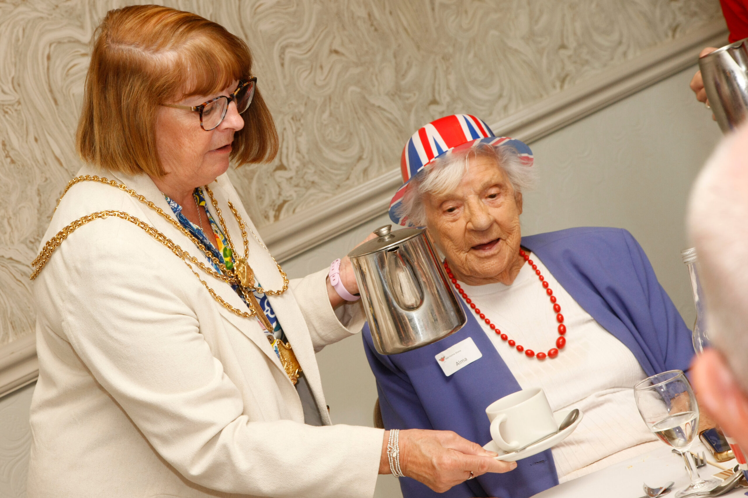 Mayor serves up tea and companionship at chosen charity event | NELC